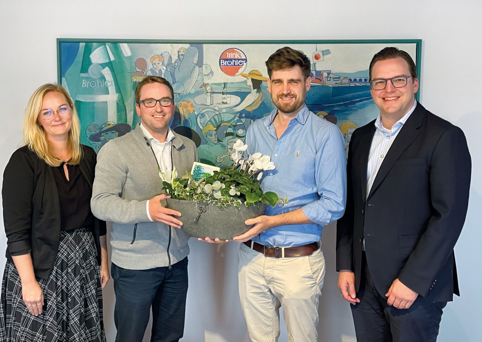 Bürgermeister und Wirtschaftsförderin zu Besuch beim Brohler Mineralbrunnen - Verbandsgemeinde ...